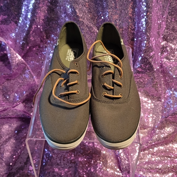 Keds | Shoes | Keds Size 9 Army Green Lace Up Canvas Sneaker Shoe ...